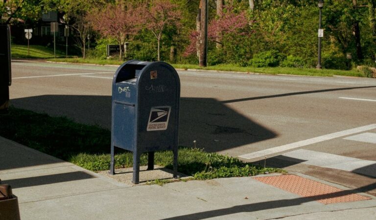 USPS vs. UPS vs. FedEx - Find Post Office